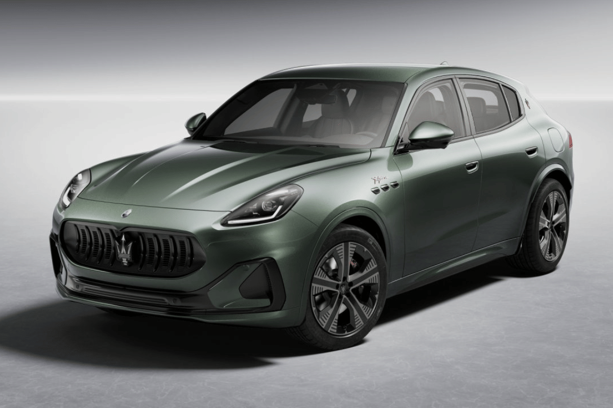 Maserati Grecale Folgore Verde Royale – Check Verde Royale Price ...