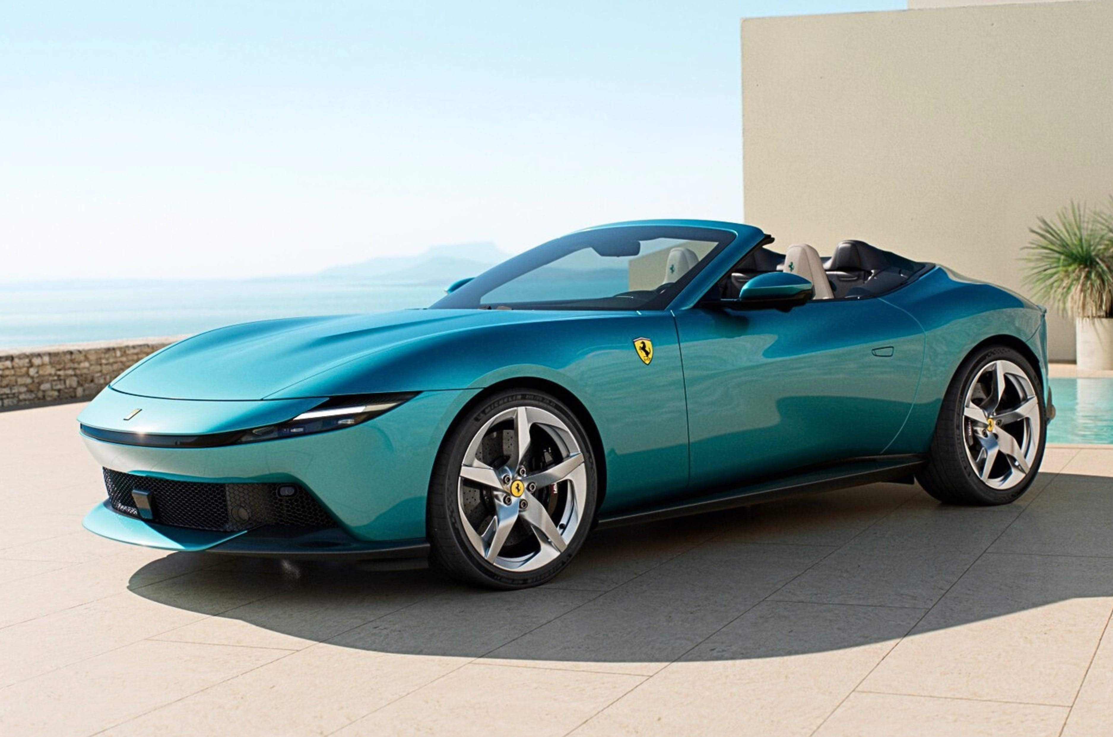 Ferrari unveils Amalfi Spider as 640hp drop-top GT - Introduction ...